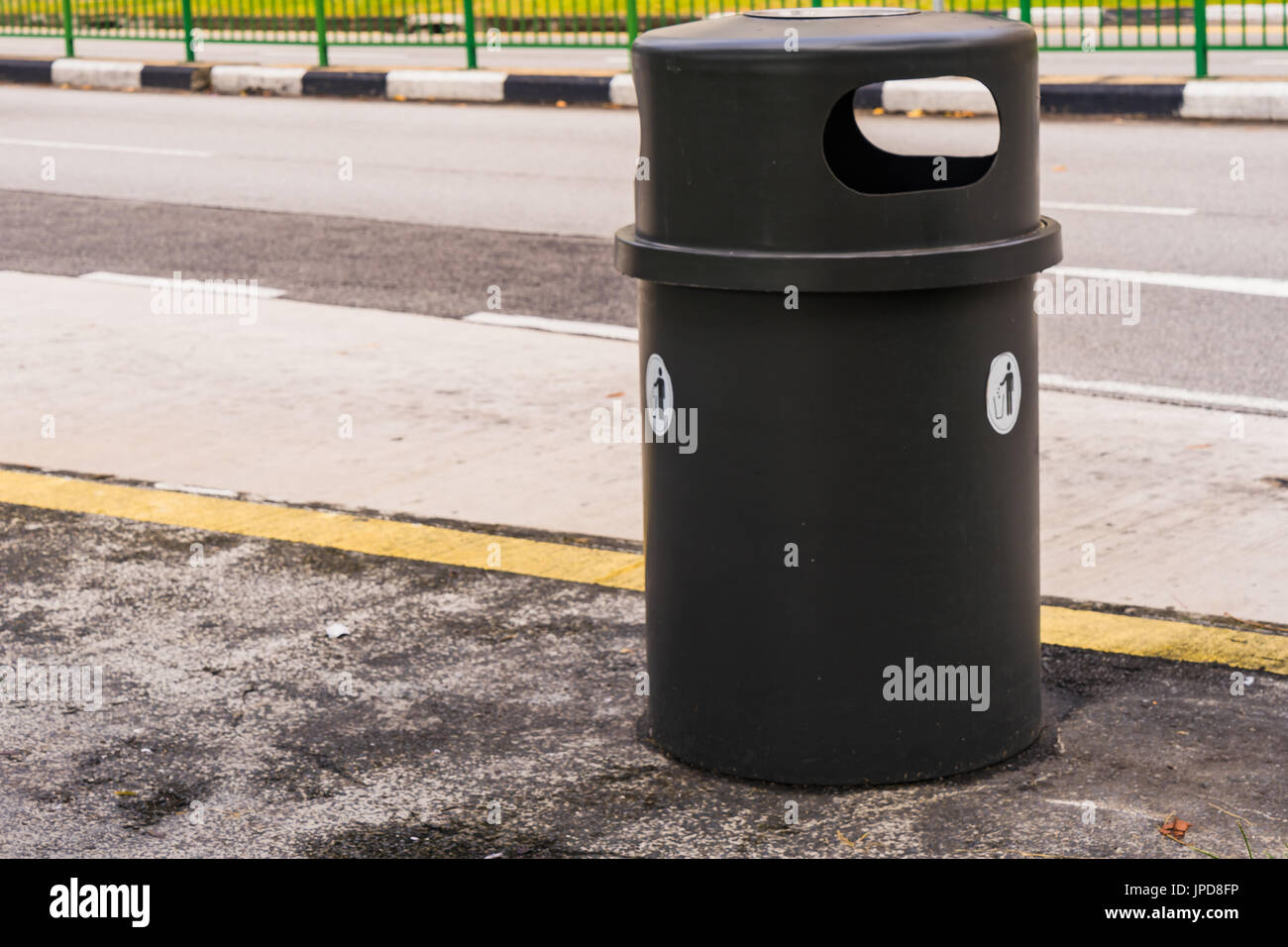 Black dustbin hi-res stock photography and images - Alamy