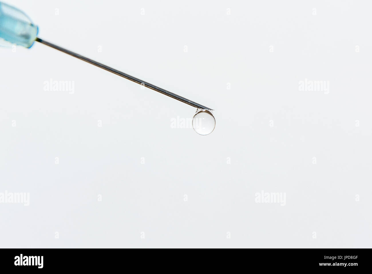 Drop on needle tip hi-res stock photography and images - Alamy