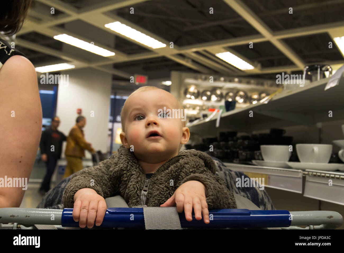 Boy shopping store hi-res stock photography and images - Alamy