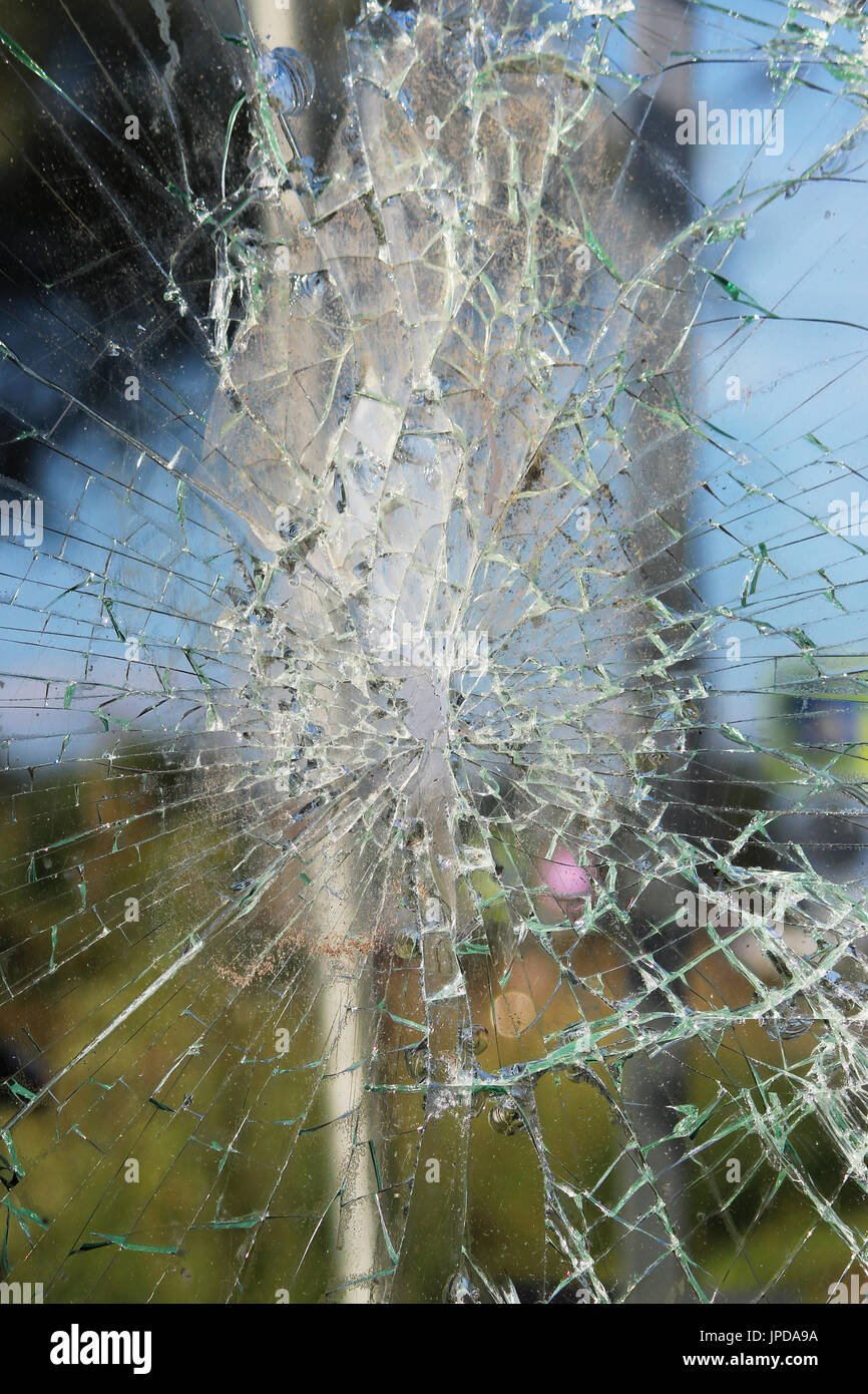 Broken bus shelter window hi-res stock photography and images - Alamy