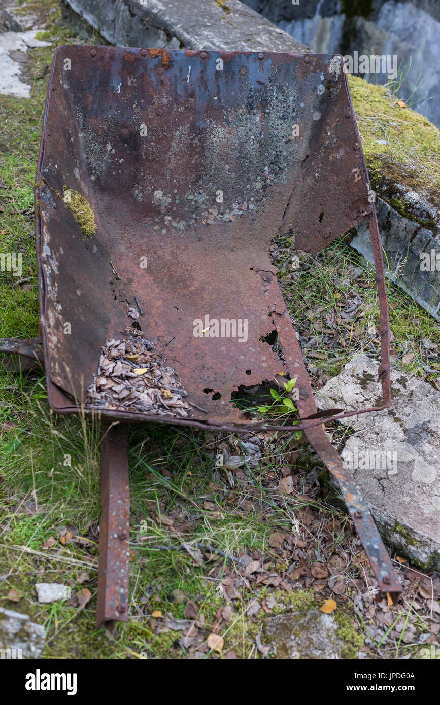 Trash and treasure hi-res stock photography and images - Alamy