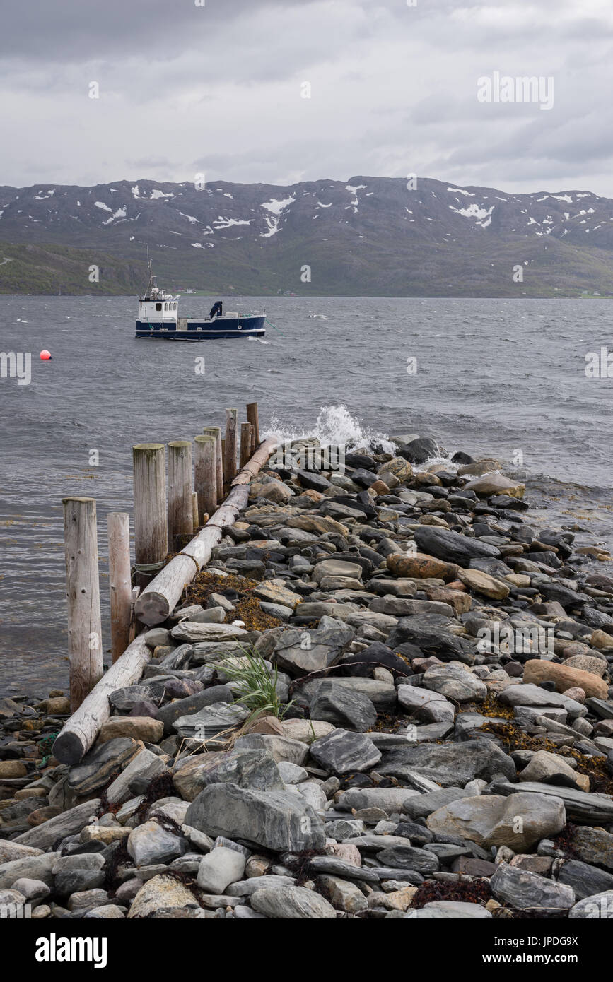 Ocean and stones hi-res stock photography and images - Alamy