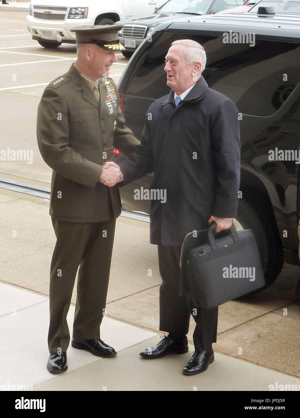 U.S. Marine Gen. Joseph Dunford (L), chairman of the Joint Chiefs of ...