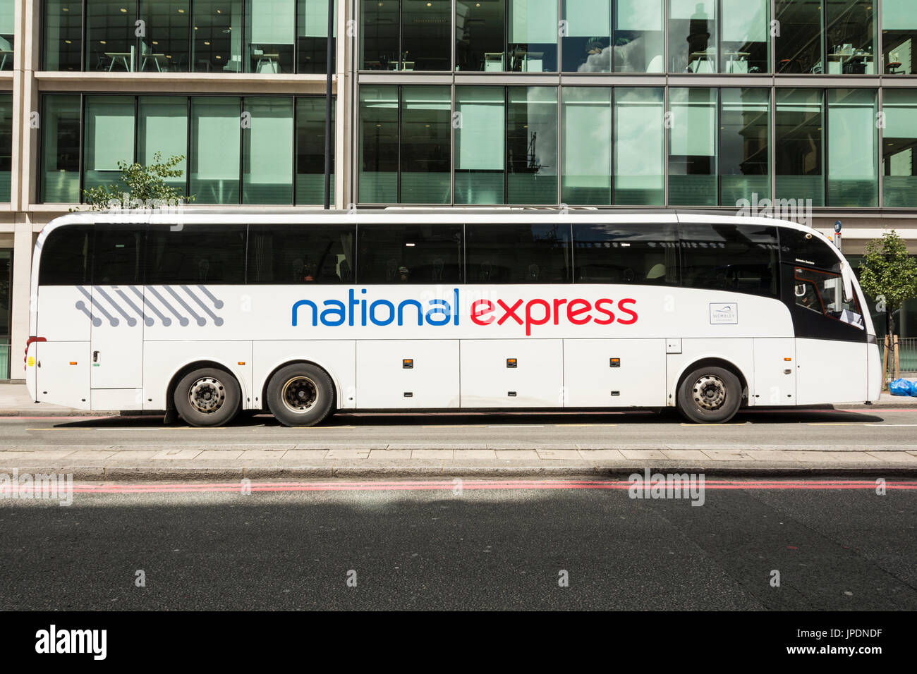 National express coach london hi-res stock photography and images - Alamy