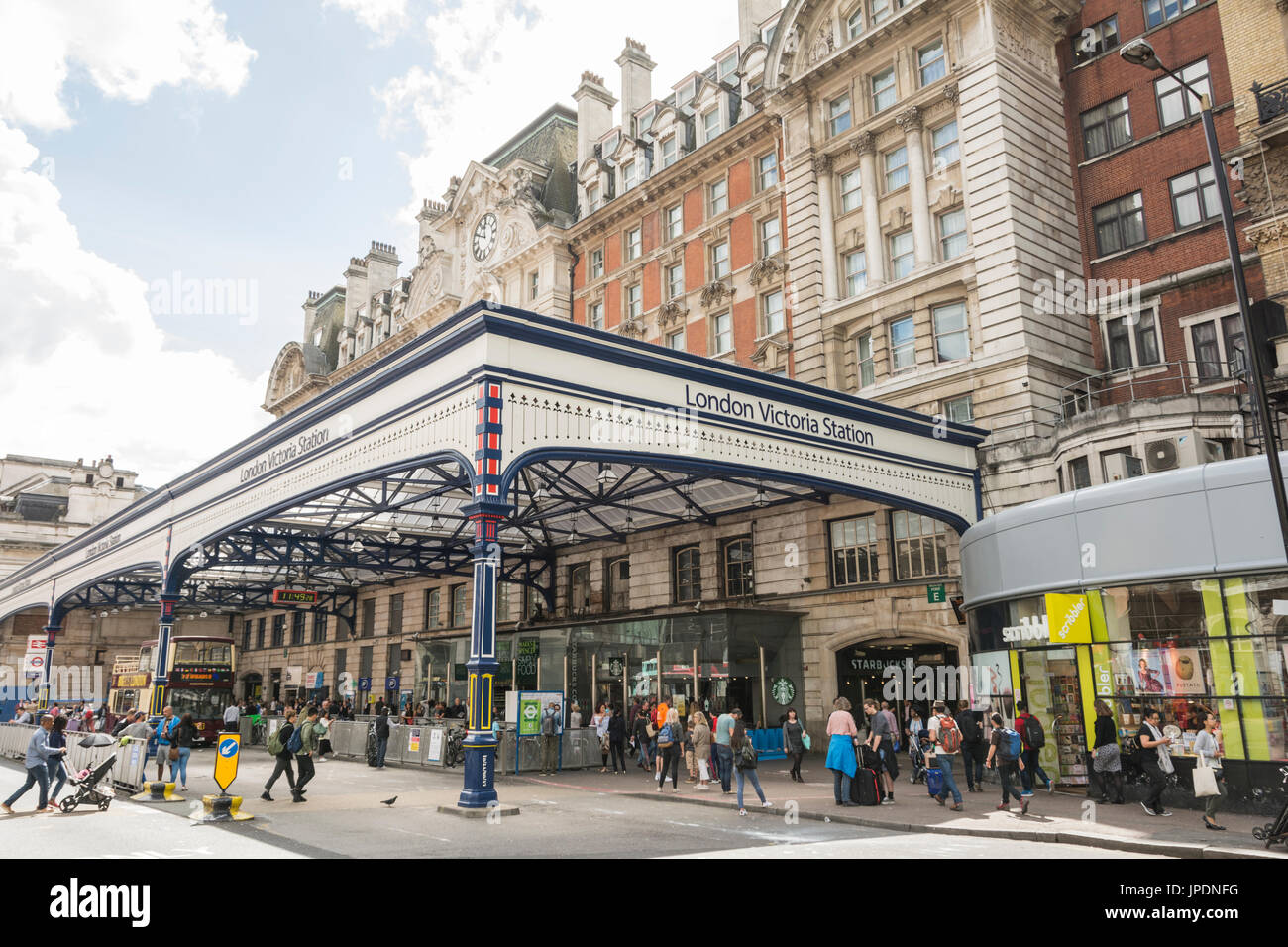 London Victoria Station, Victoria, London, England, UK Stock Photo - Alamy