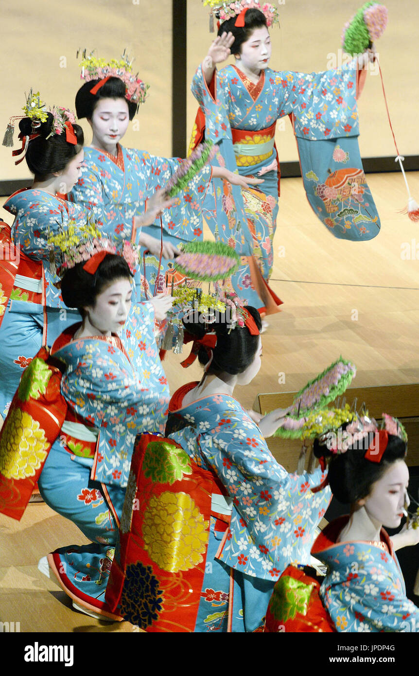 "Maiko," or apprentice geisha, rehearse their Miyako Odori dance in ...