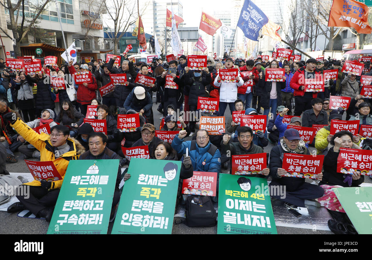 Protesters Against South Korean President Park Geun Hye Stage A Rally 8424