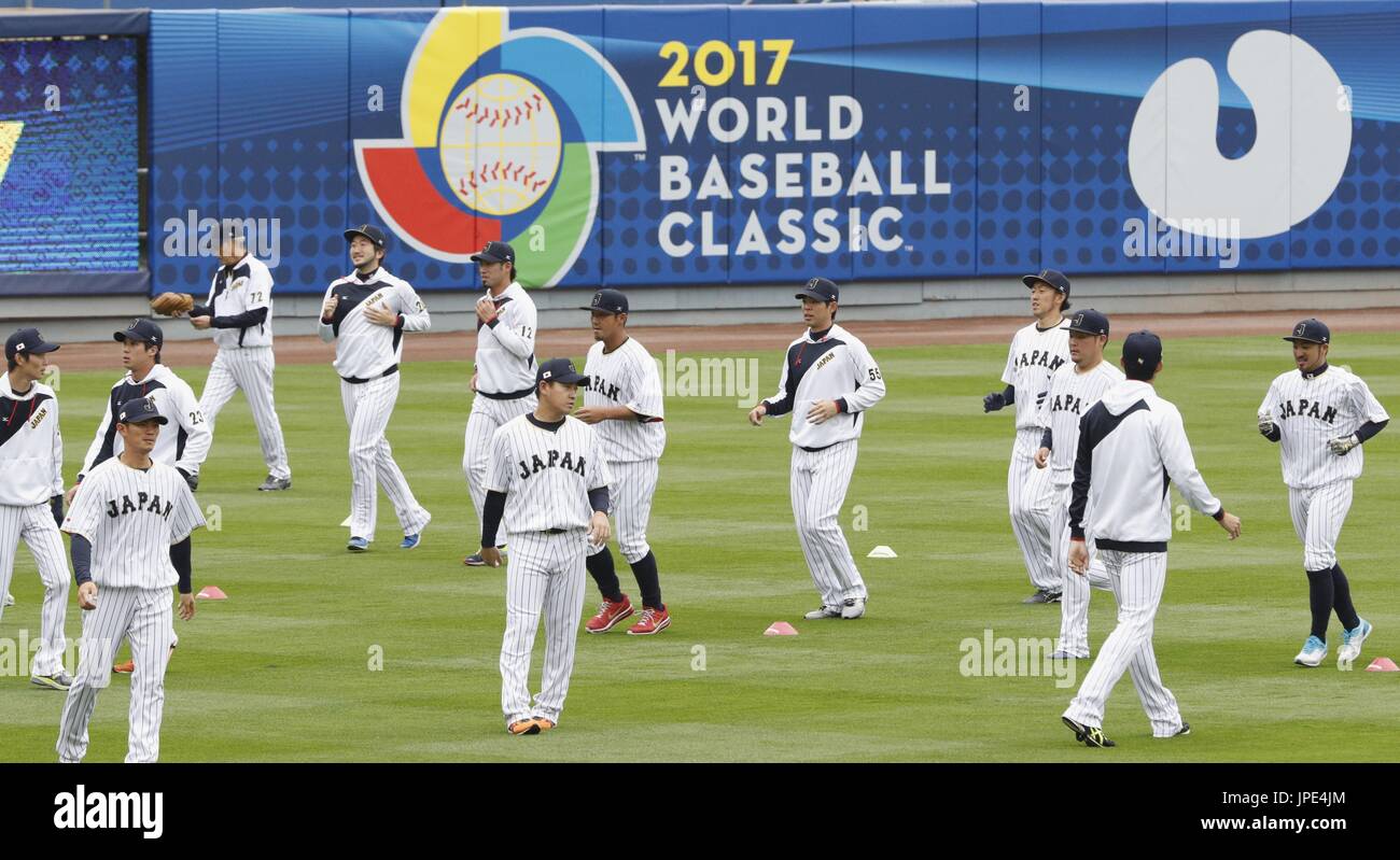Members of Japan's World Baseball Classic team train at Dodger Stadium ...