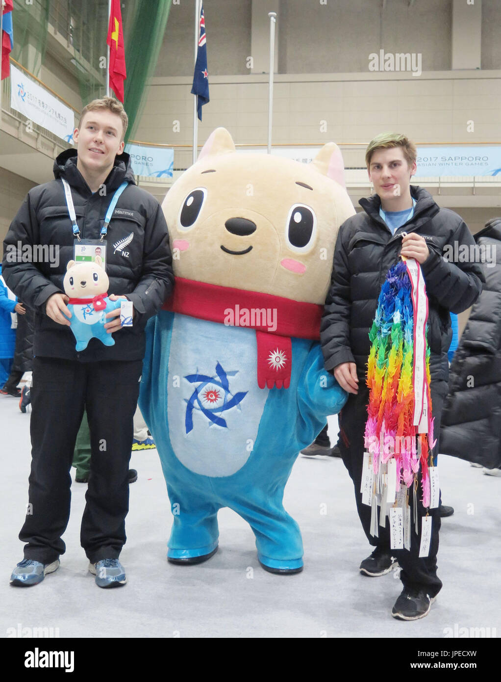 New Zealand's Benjamin Whiteside (L) and Christopher Jarden pose for a ...