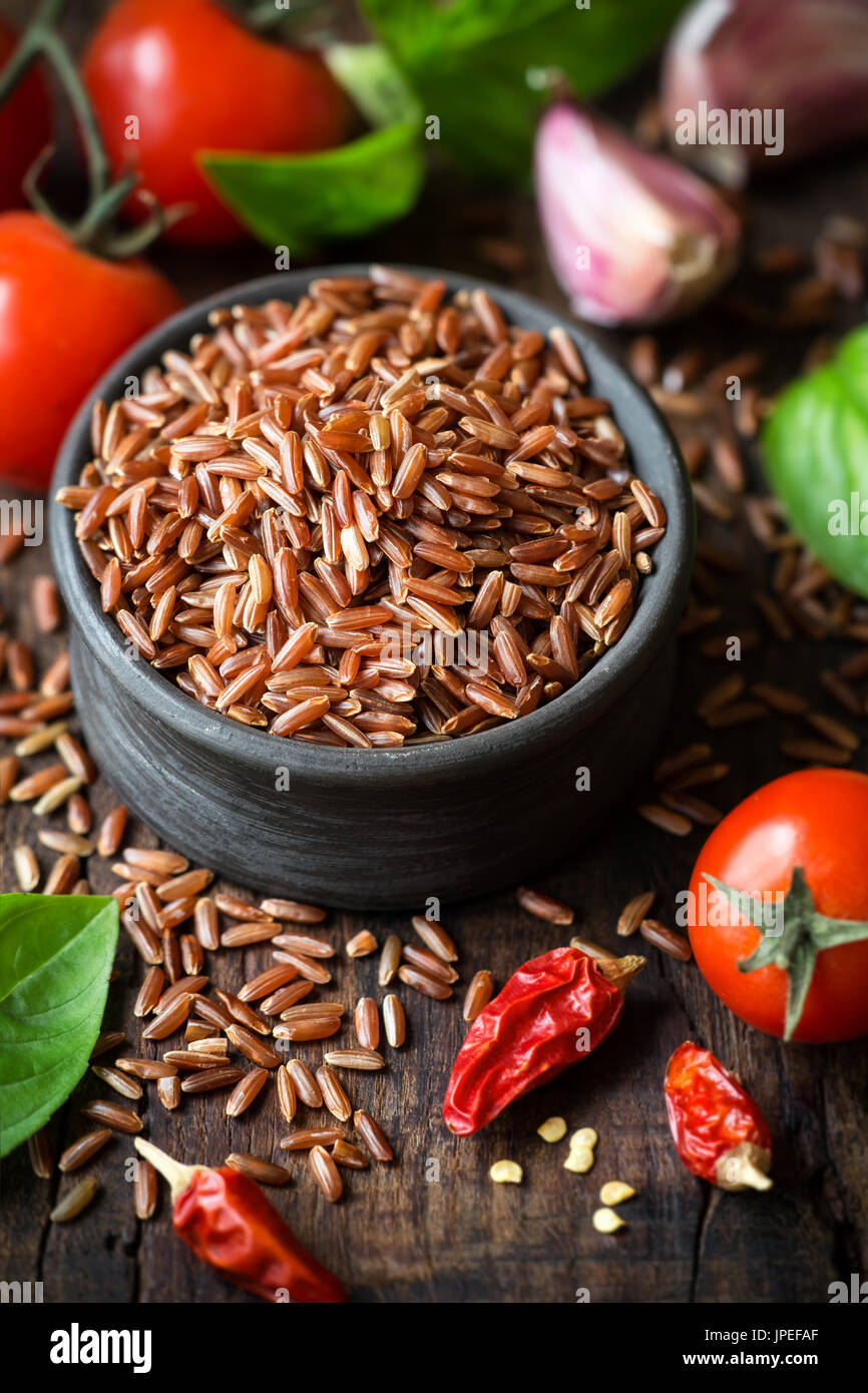 Unhulled rice hi-res stock photography and images - Alamy