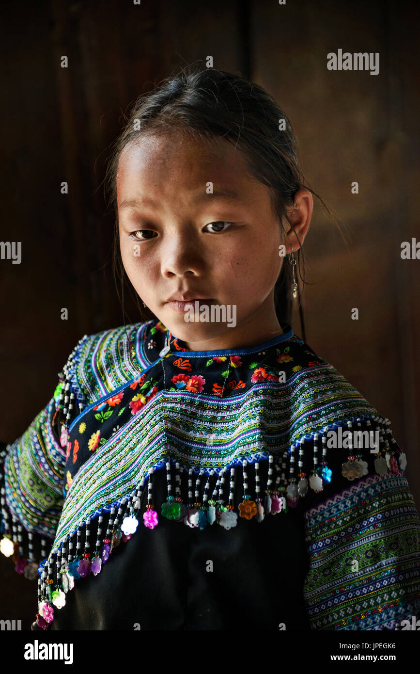 Portrait of a Black Hmong girl at Sapa, Vietnam Stock Photo - Alamy