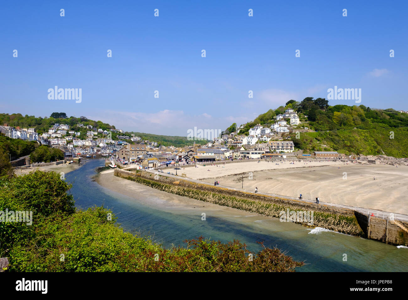 River Looe, East Looe Beach, Looe, Cornwall, England, Großbritannien ...