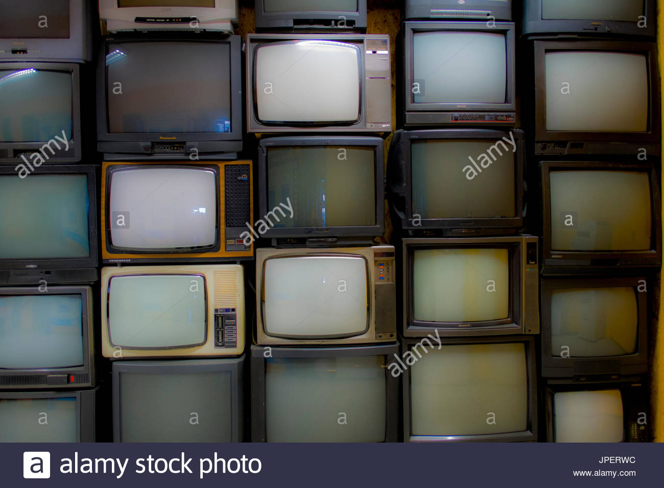 Old Tv Set Stock Photos & Old Tv Set Stock Images - Alamy