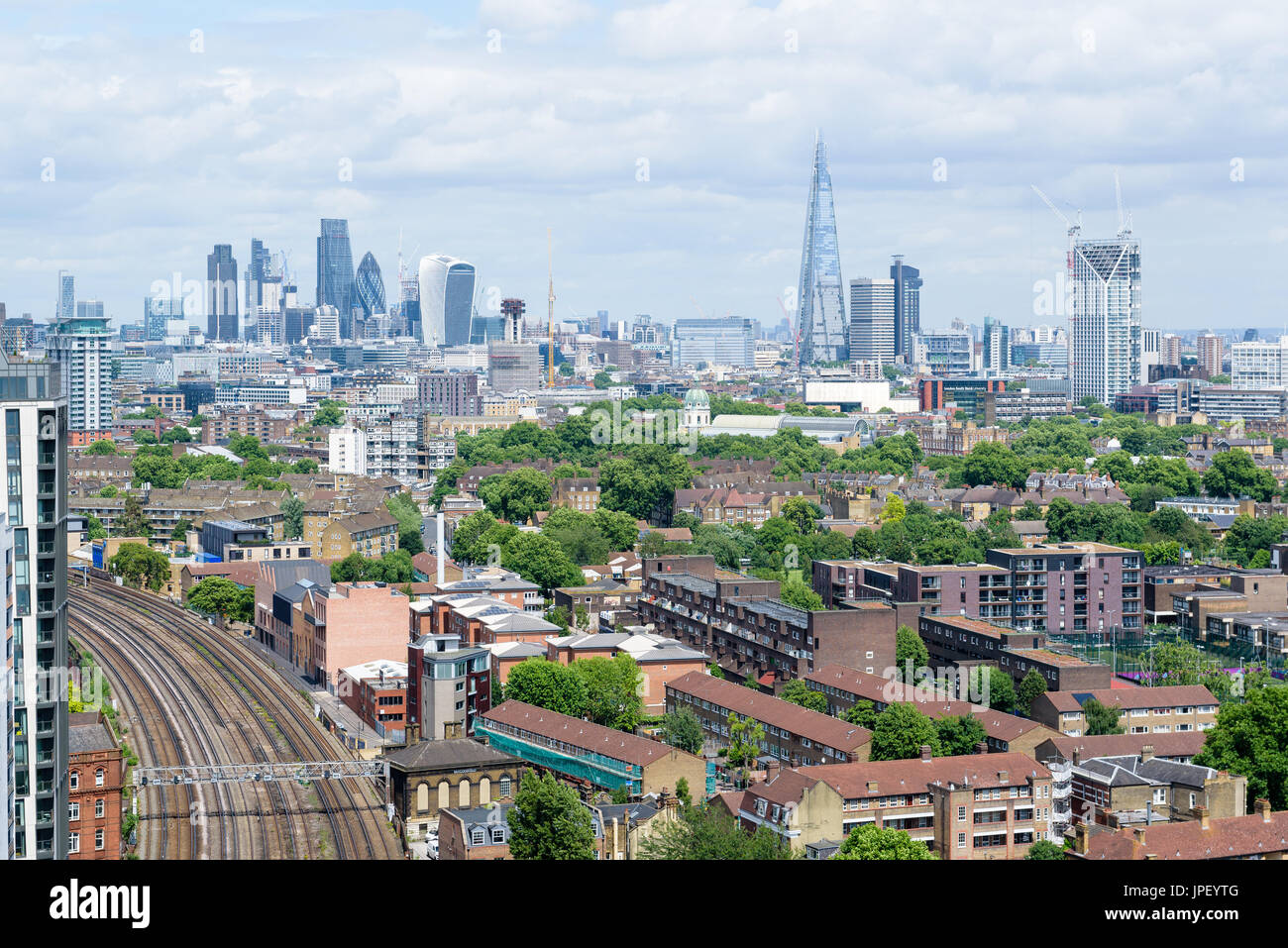 Londons iconic skyline hi-res stock photography and images - Alamy