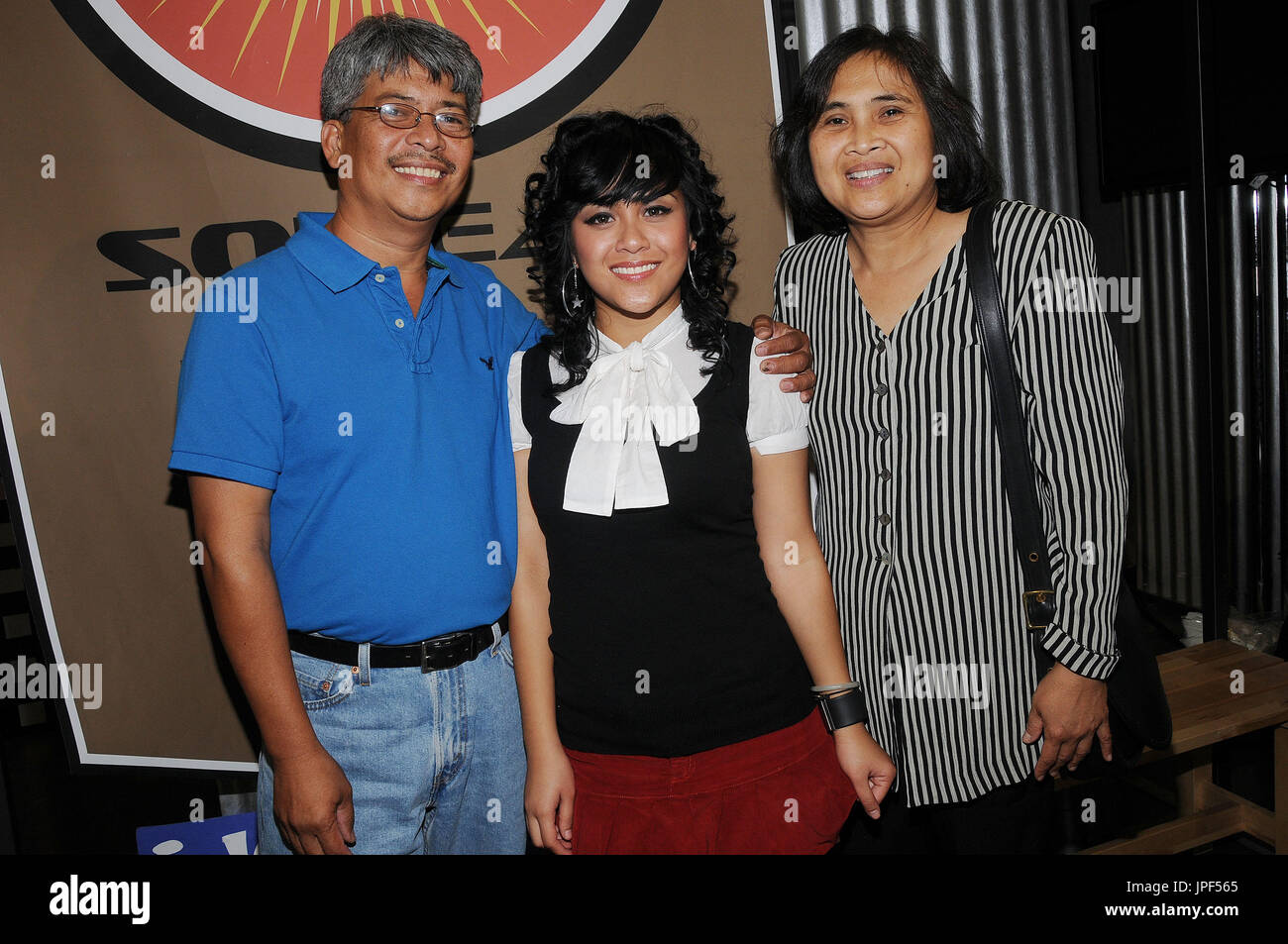 Ailyn Isidro of SoReal Cru with her Parents at the live taping of Randy ...