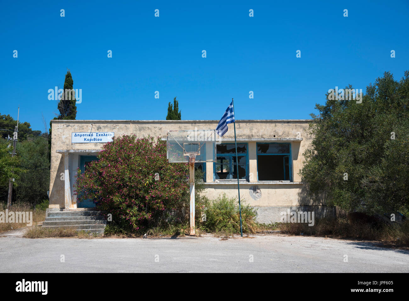 Run down school building hi-res stock photography and images - Alamy