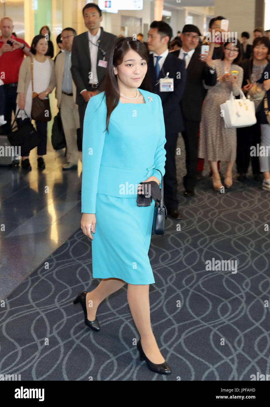 Princess Mako, the granddaughter of Japanese Emperor Akihito and ...