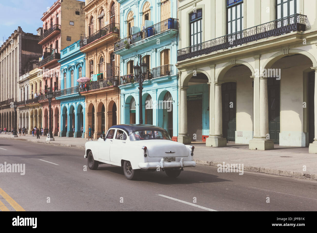 Havana street scene, convertible vintage American classic car on Paseo ...