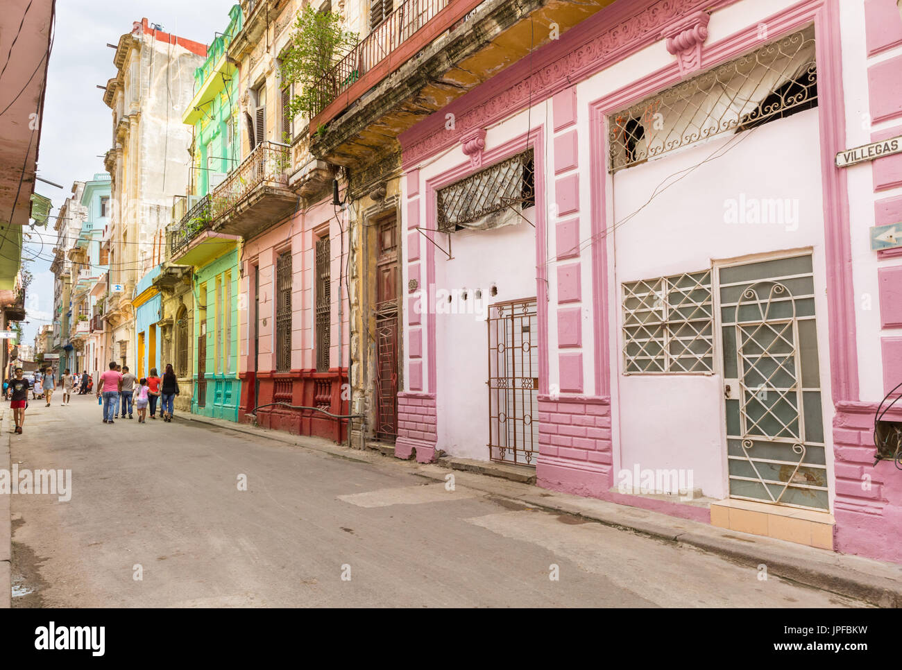 Cuban people and architecture hi-res stock photography and images - Alamy