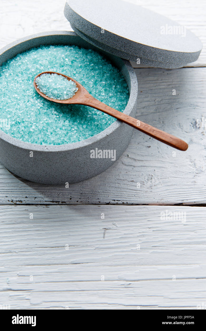 Pure white table salt hi-res stock photography and images - Alamy
