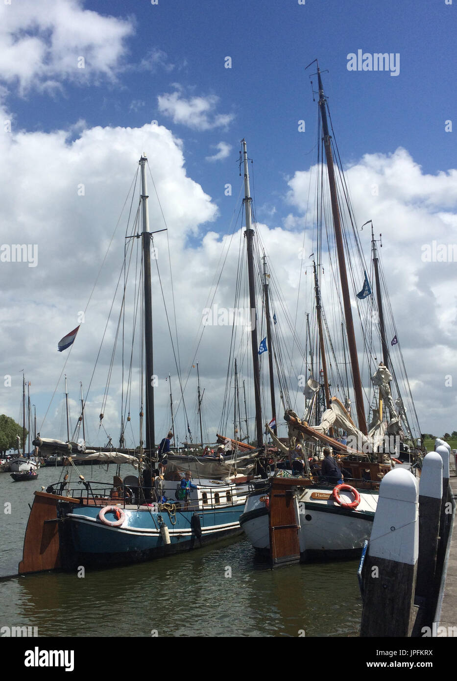 Dutch trading ships hi-res stock photography and images - Alamy