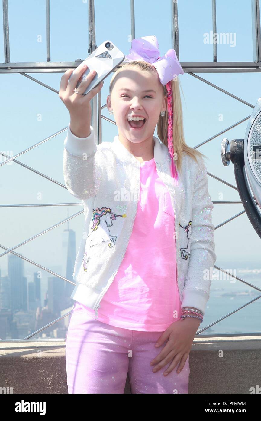 New York, NY, USA. 1st Aug, 2017. "DANCE MOMS" star JoJo Siwa visits ...