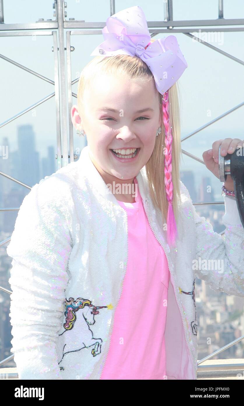New York, NY, USA. 1st Aug, 2017. "DANCE MOMS" star JoJo Siwa visits ...