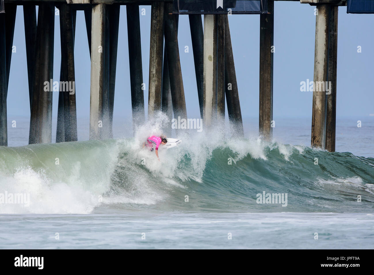 Huntington Beach, USA. 01 August, 2017. Courtney Conlogue (USA) powered ...