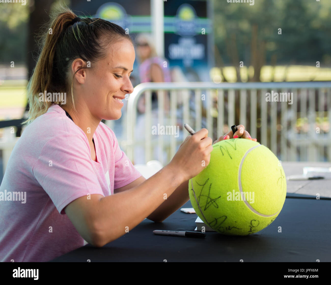 Nicole gibbs hi-res stock photography and images - Alamy