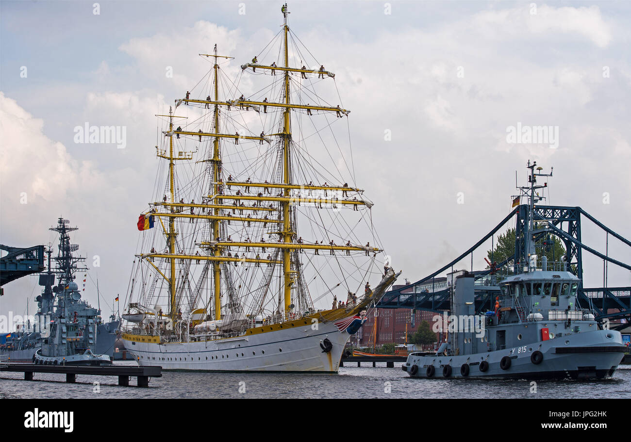 Passes mast hi-res stock photography and images - Alamy