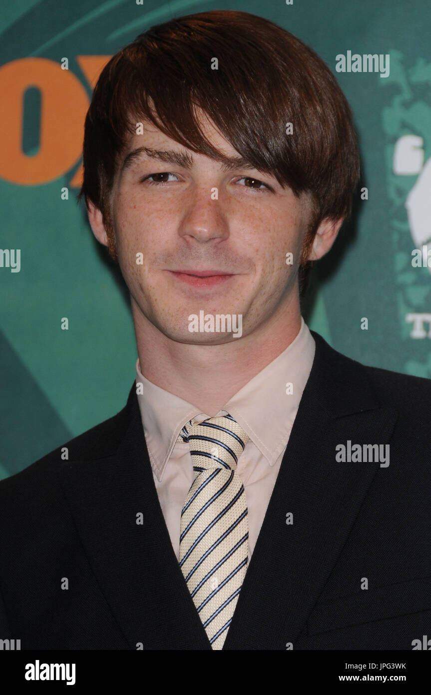 Drake Bell at the 2008 Teen Choice Awards held at the Gibson ...