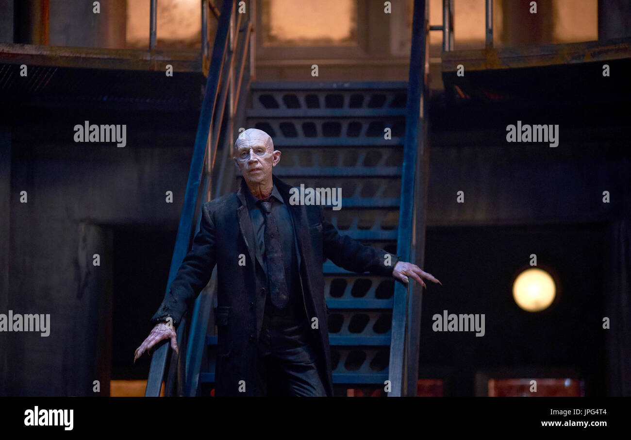THE STRAIN, top: Jonathan Hyde in 'One Shot' (Season 4, Episode 3 ...
