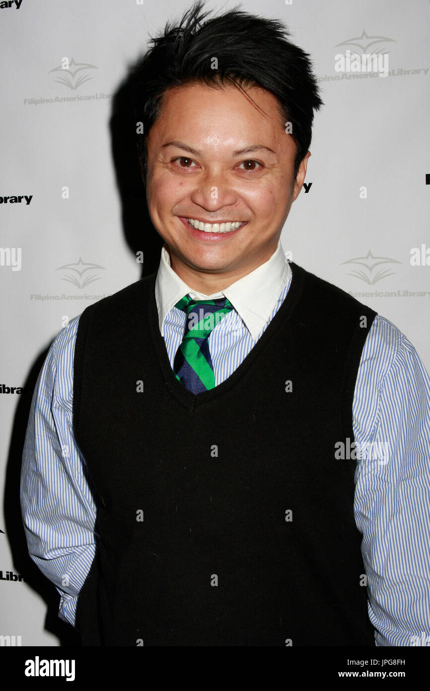 Alec Mapa at The Filipino American Library's 8th Annual Gala and ...