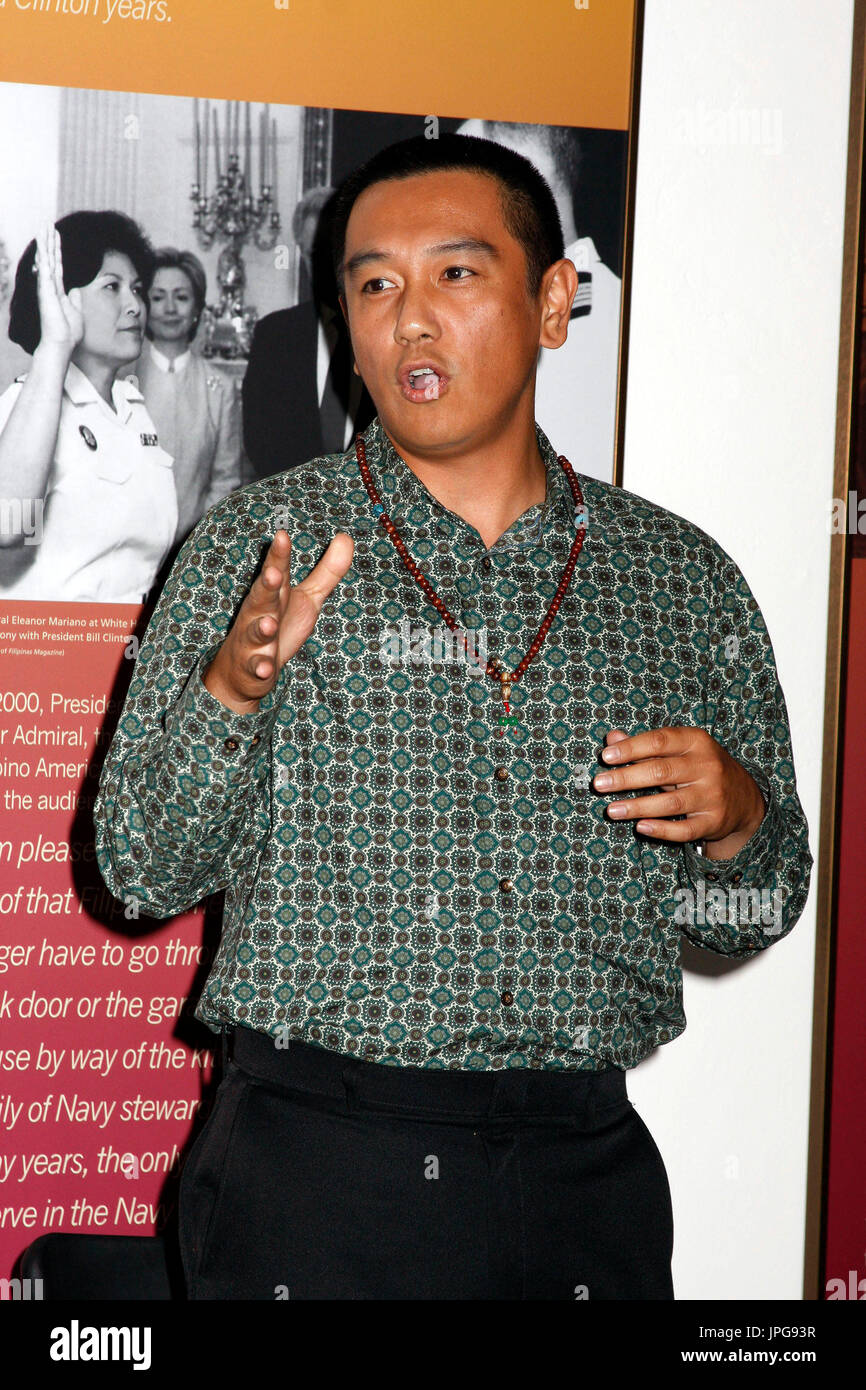 Noel Alumit at the Author's NIght Growing Up In Historic Filipinotown ...