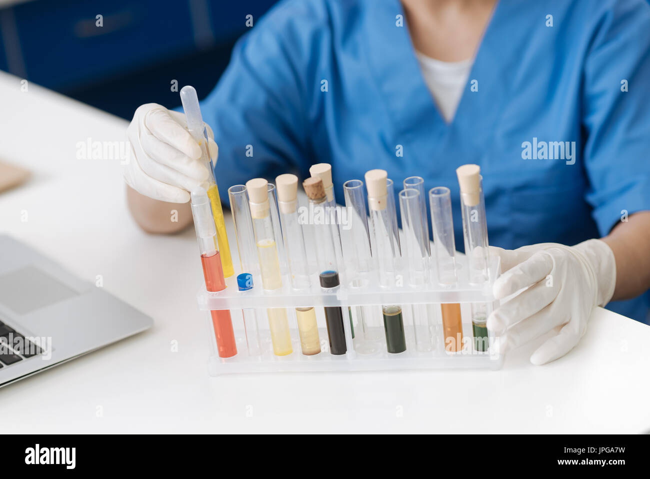 Test tube rack test tubes hi-res stock photography and images - Alamy