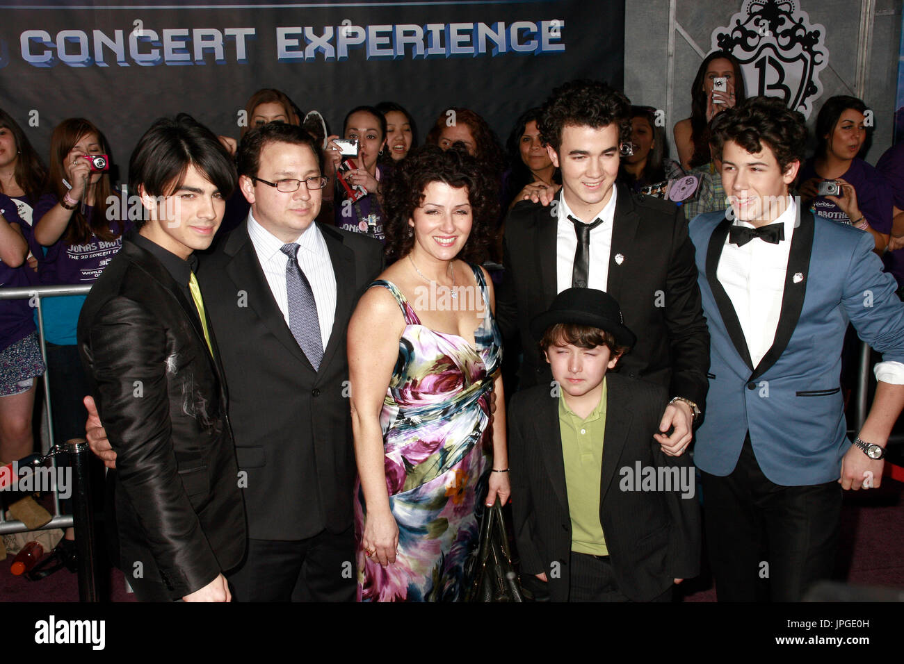 The Jonas Brothers and Family at the World Premiere of JONAS BROTHERS ...