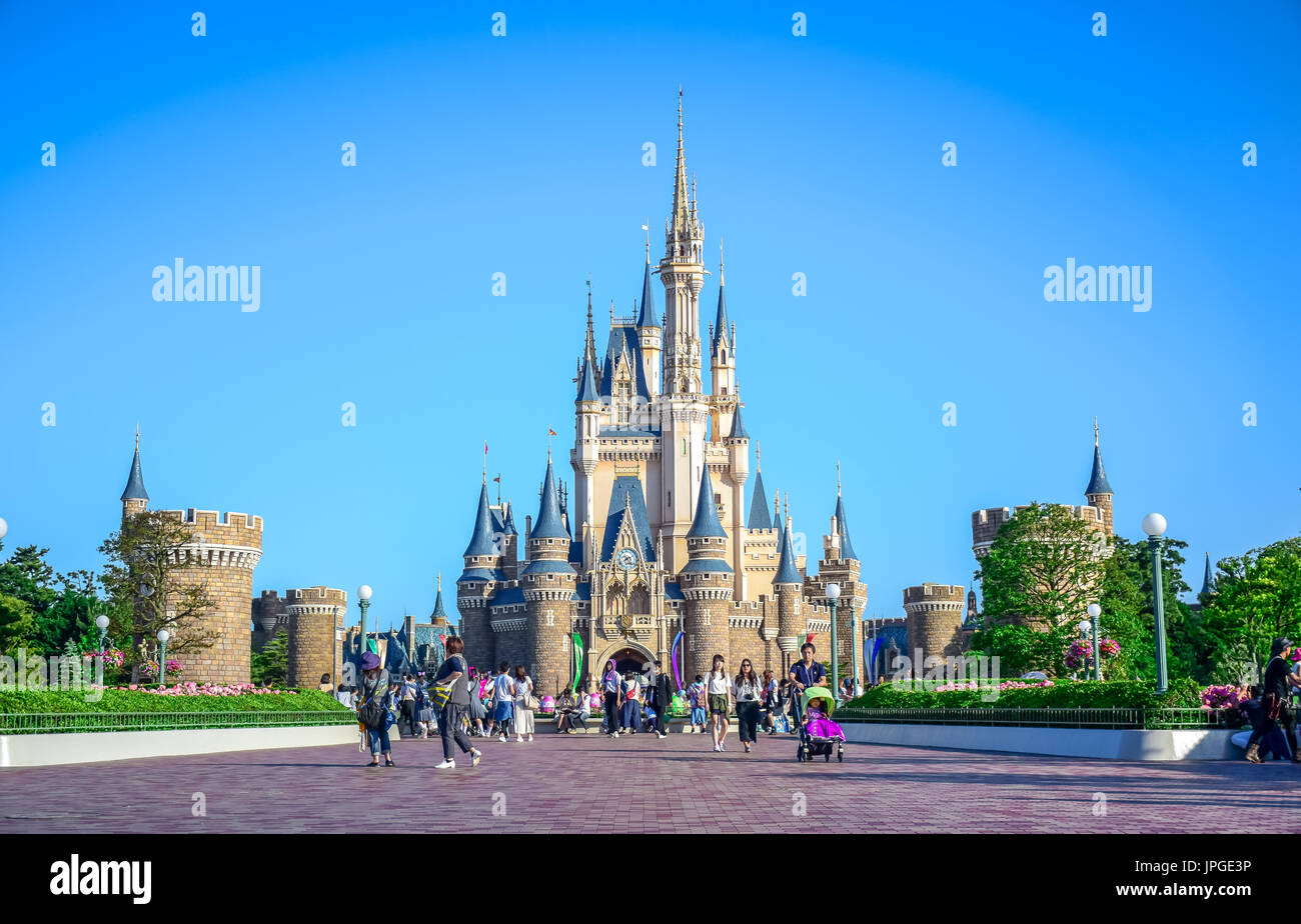 Tokyo Disneyland Cinderella Castle Stock Photo - Alamy