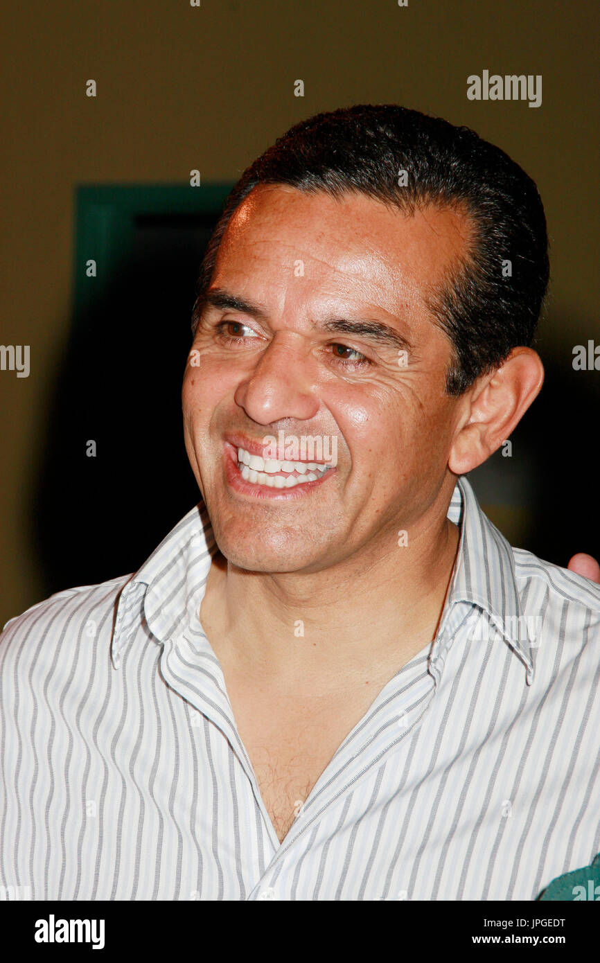 Los Angeles Mayor Antonio Villaraigosa at the Day of Service Honoring ...