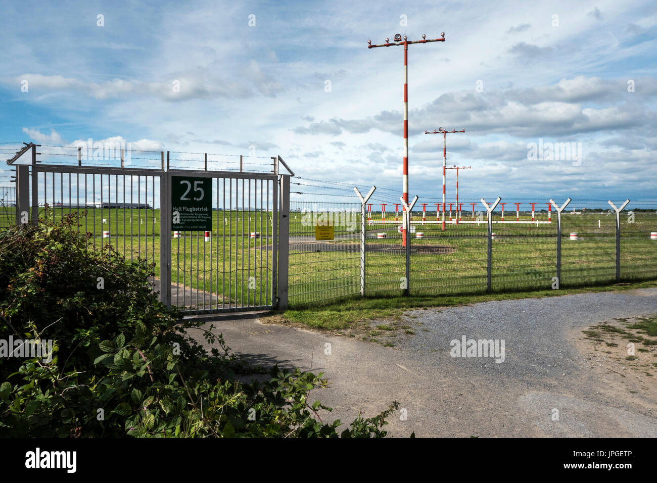Airport security gate hi-res stock photography and images - Alamy