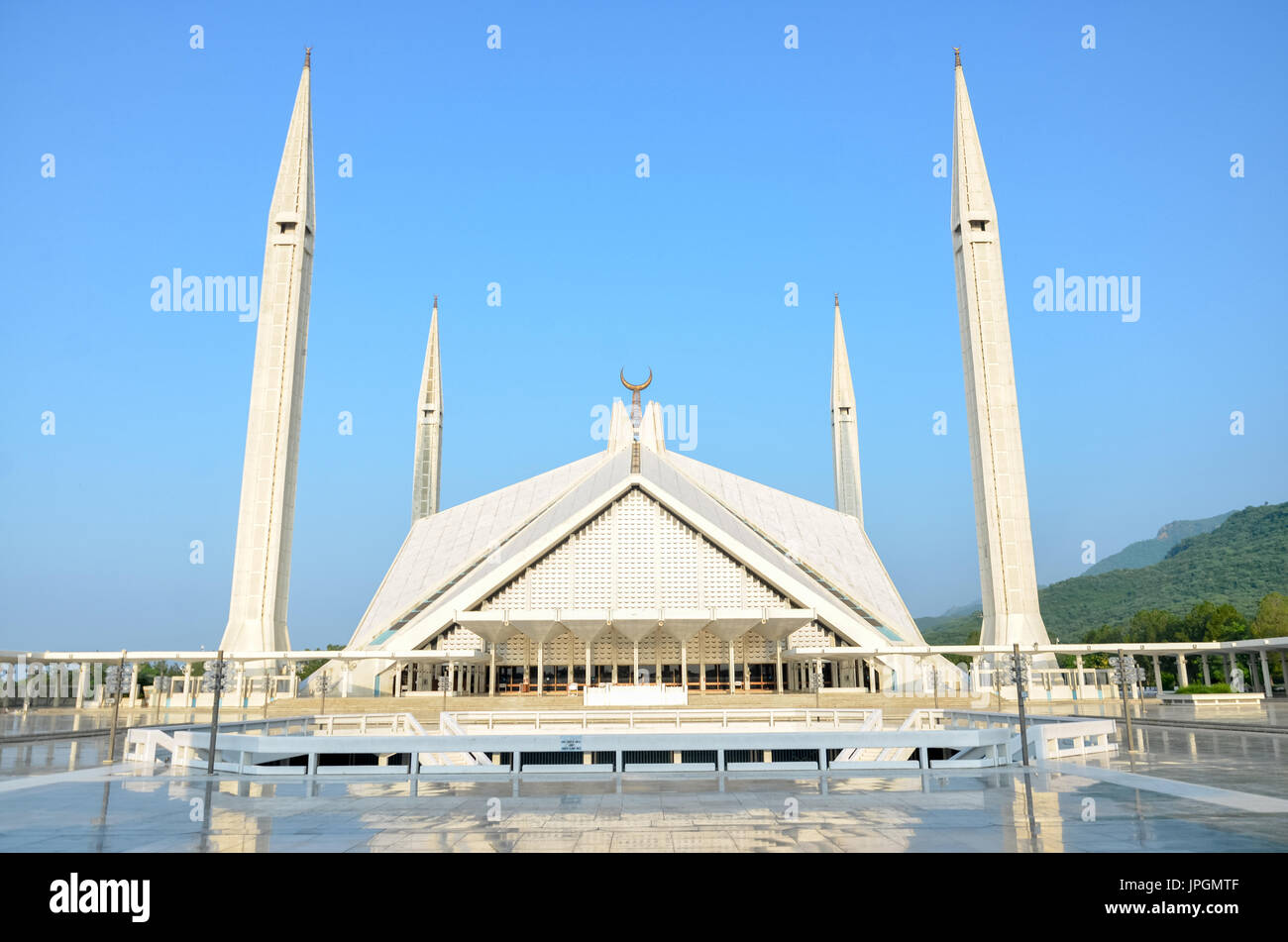 Faisal mosque in islamabad pakistan hi-res stock photography and images ...