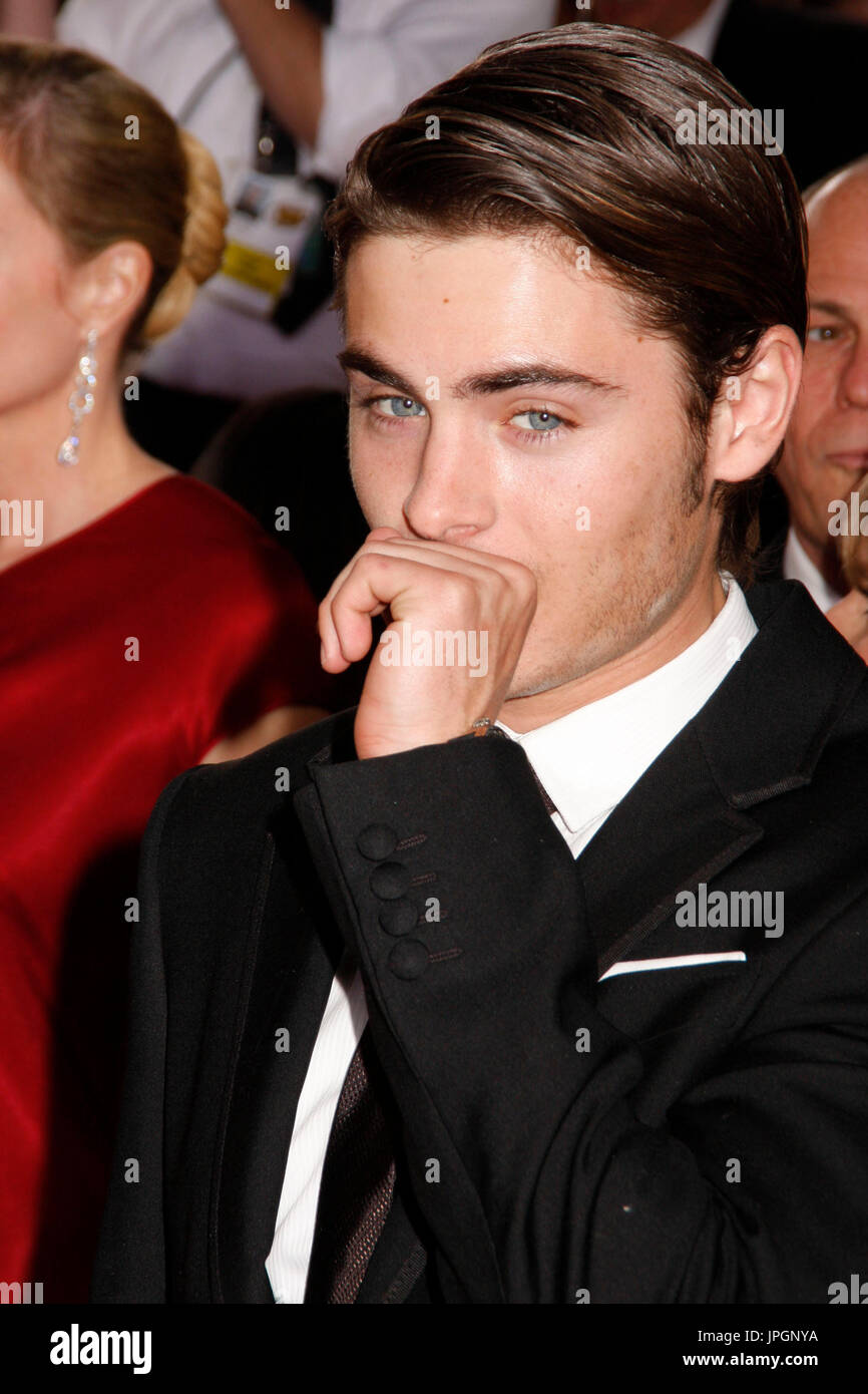 Zac Efron at red carpet arrivals of "The 66th Annual Golden Globe ...