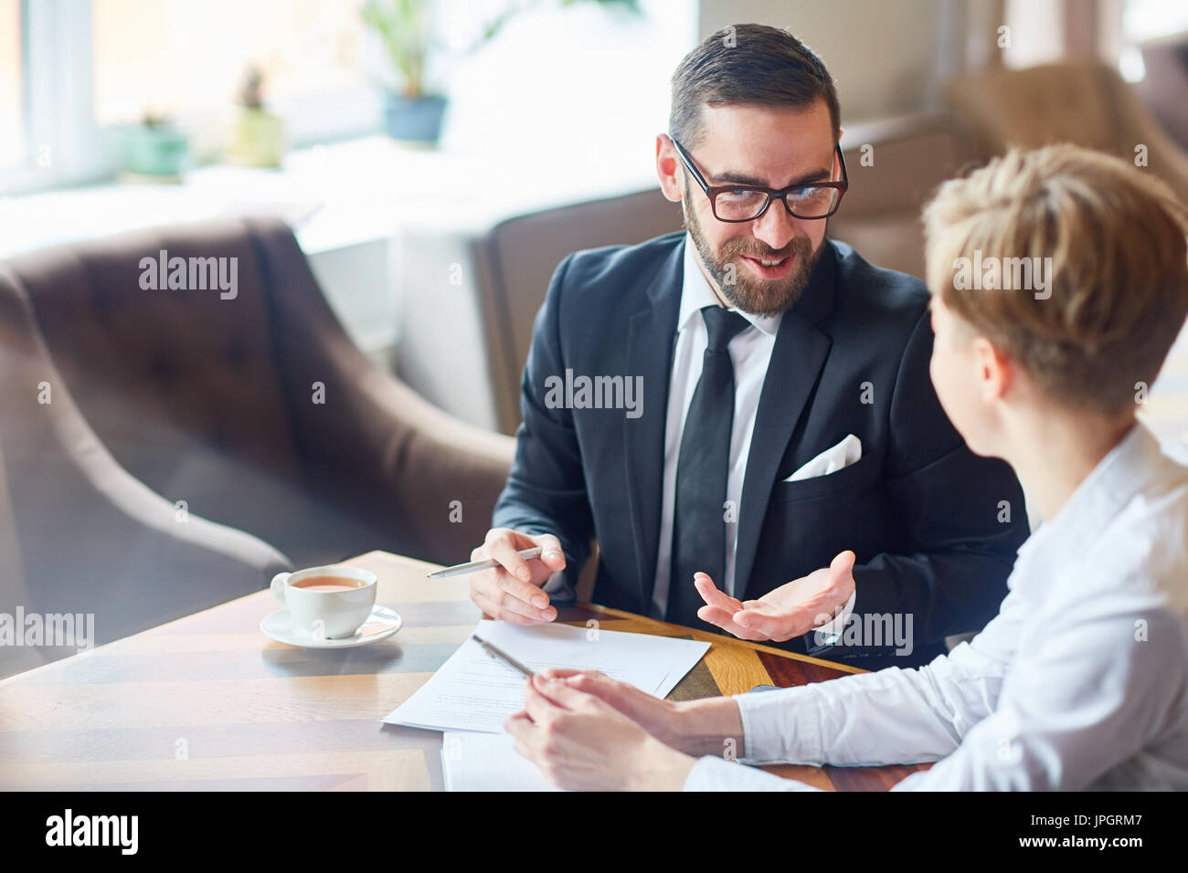 Negotiating skills hi-res stock photography and images - Alamy