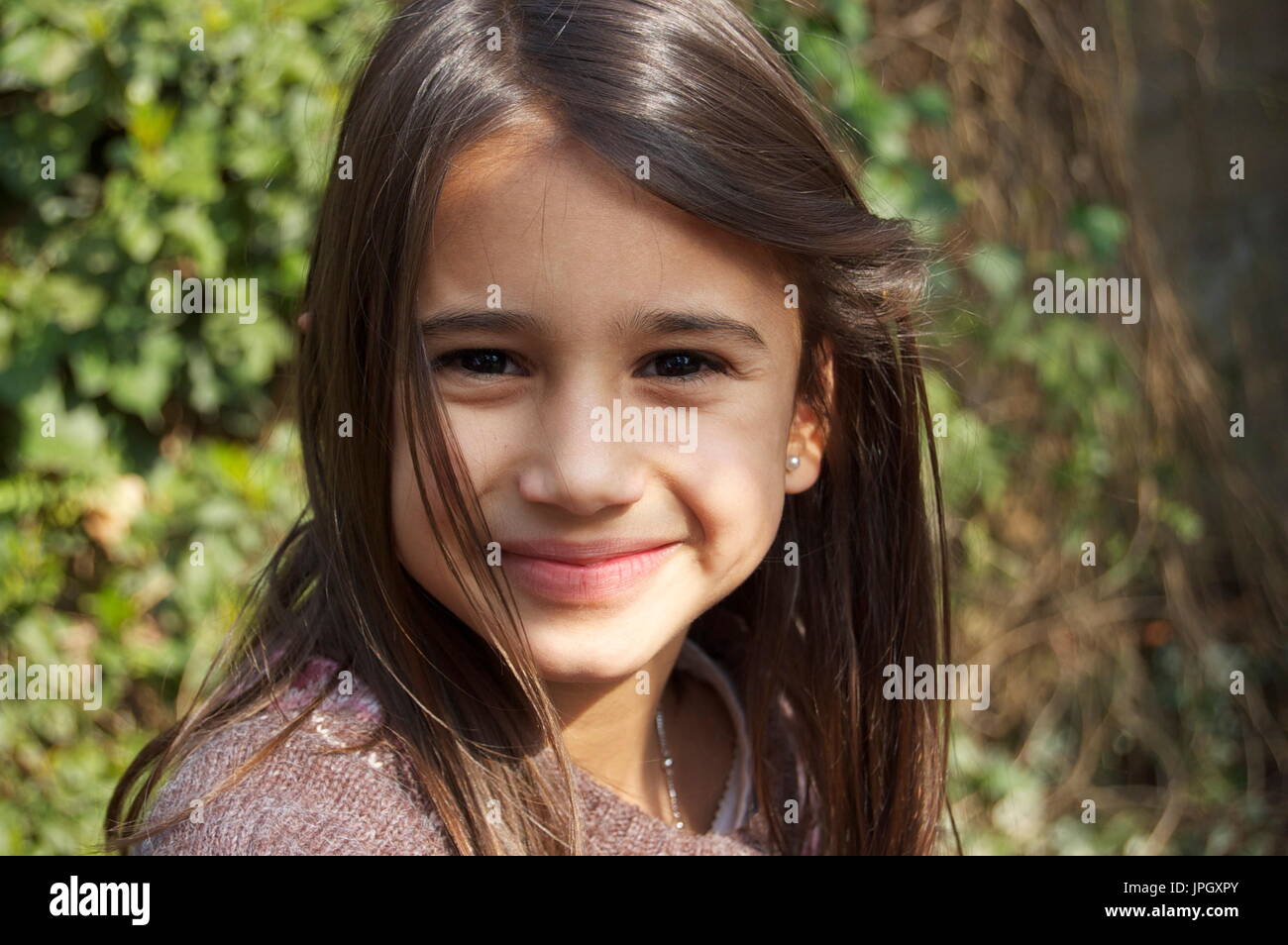 Little girl smiling Stock Photo - Alamy