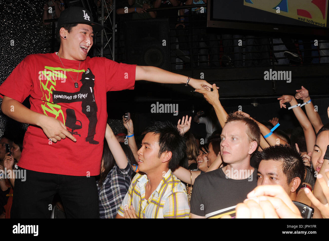 Tony Tran and Fans at the GameBoi Los Angeles Presents KABA MODERN Live ...