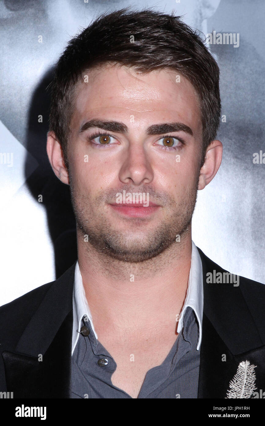 John Bennett at the Los Angeles Premiere of Eagle Eye held at the Mann ...