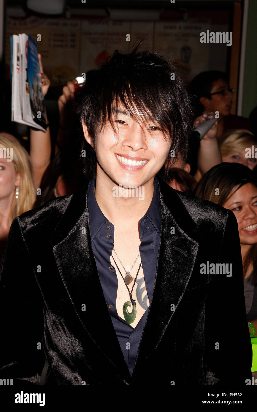 Justin Chon at the Los Angeles Premiere of TWILIGHT held at the Mann ...