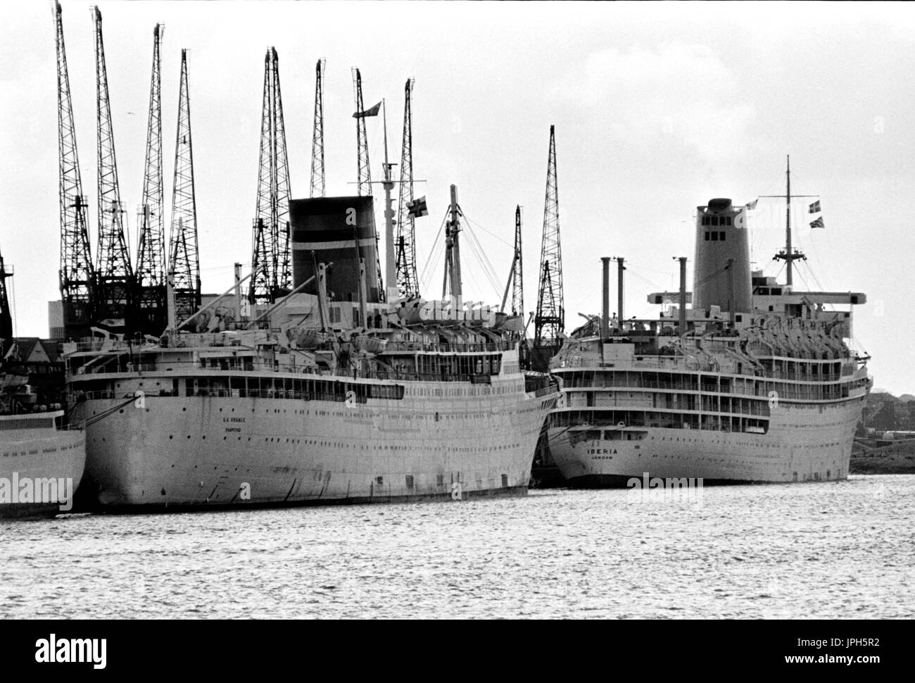 Merchant ship world war ii hi-res stock photography and images - Alamy