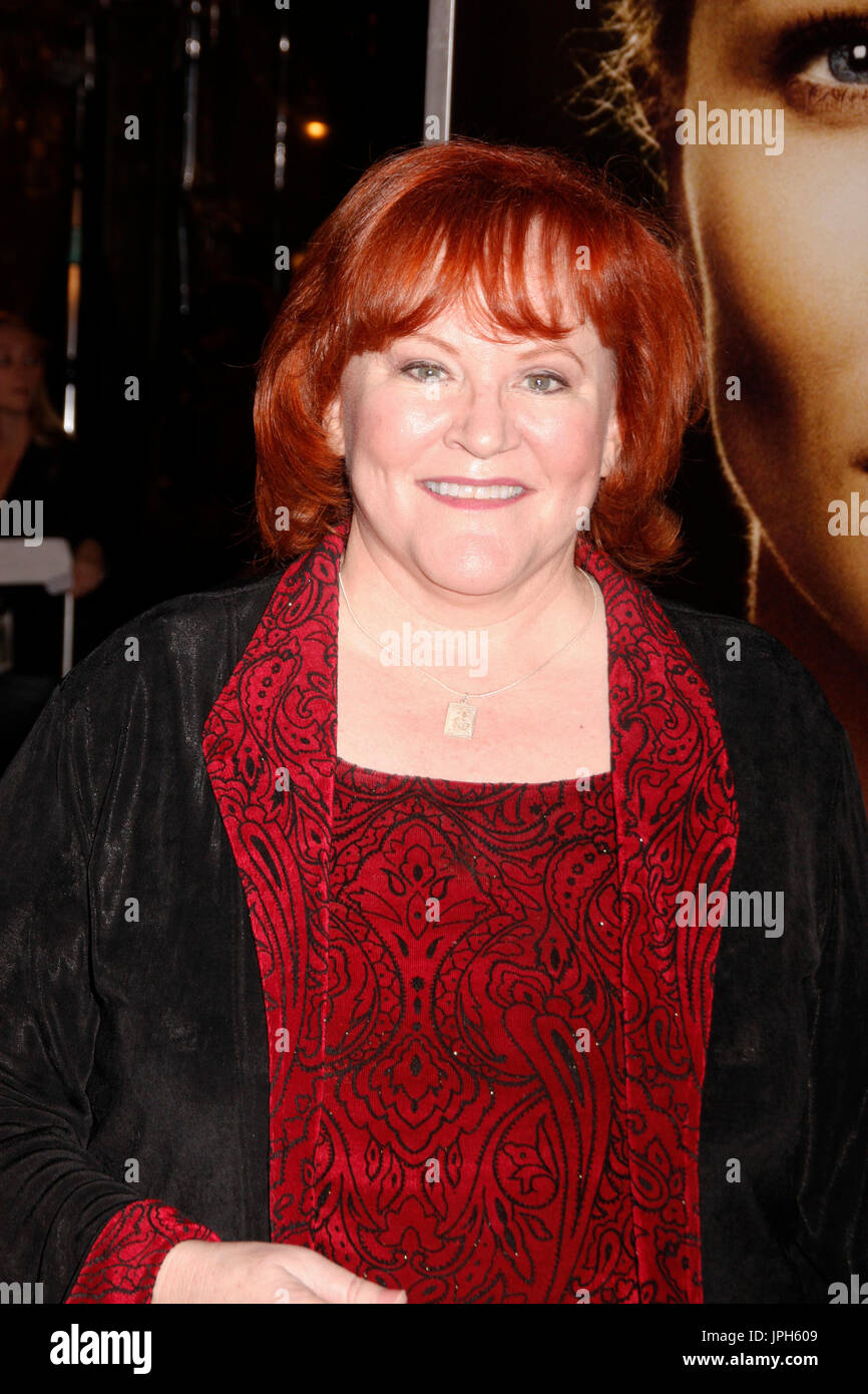 Edie McClure at the Los Angeles Premiere of "The Curious Case of ...