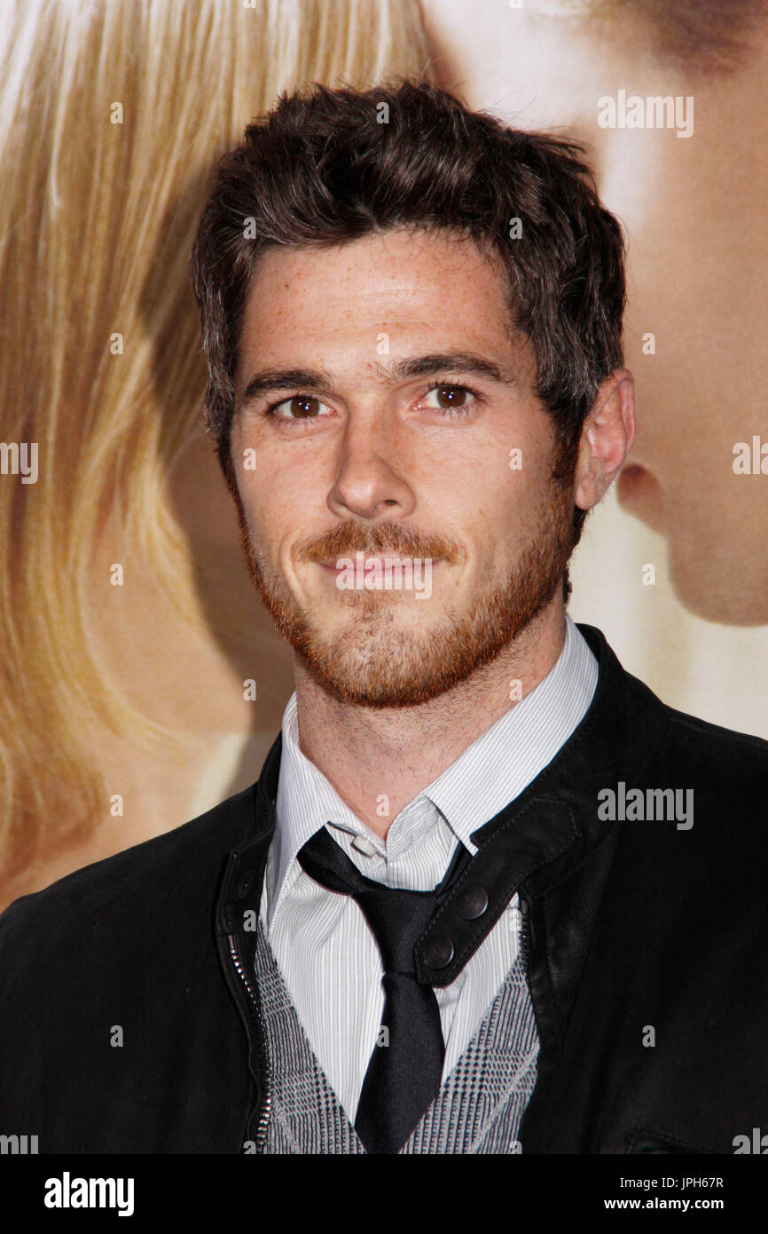 Dave Annable at the World Premiere of "Revolutionary Road" held at the ...