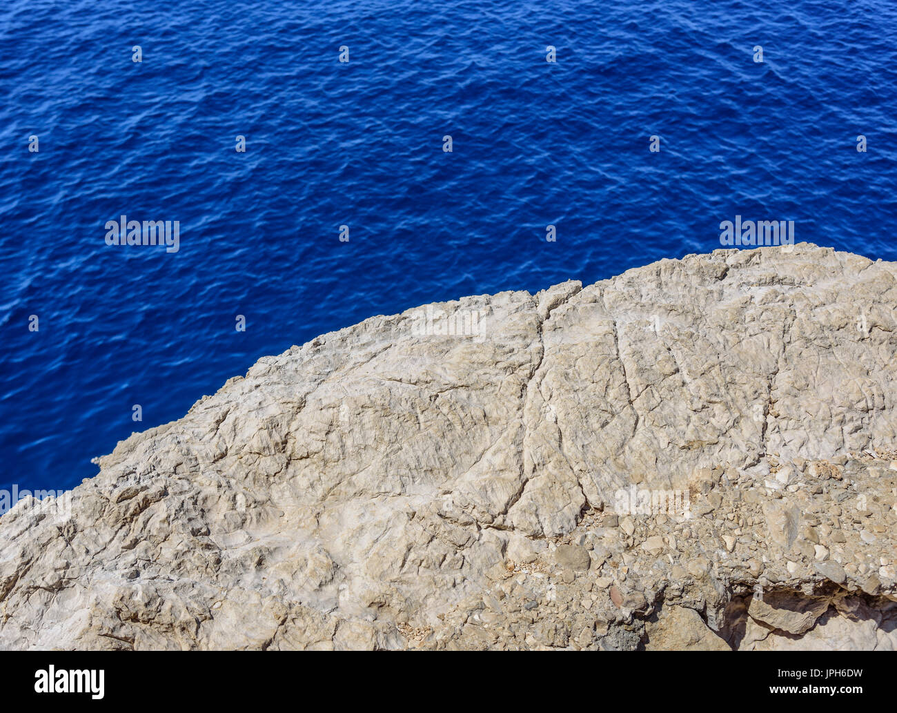 High cliff ledge hi-res stock photography and images - Alamy